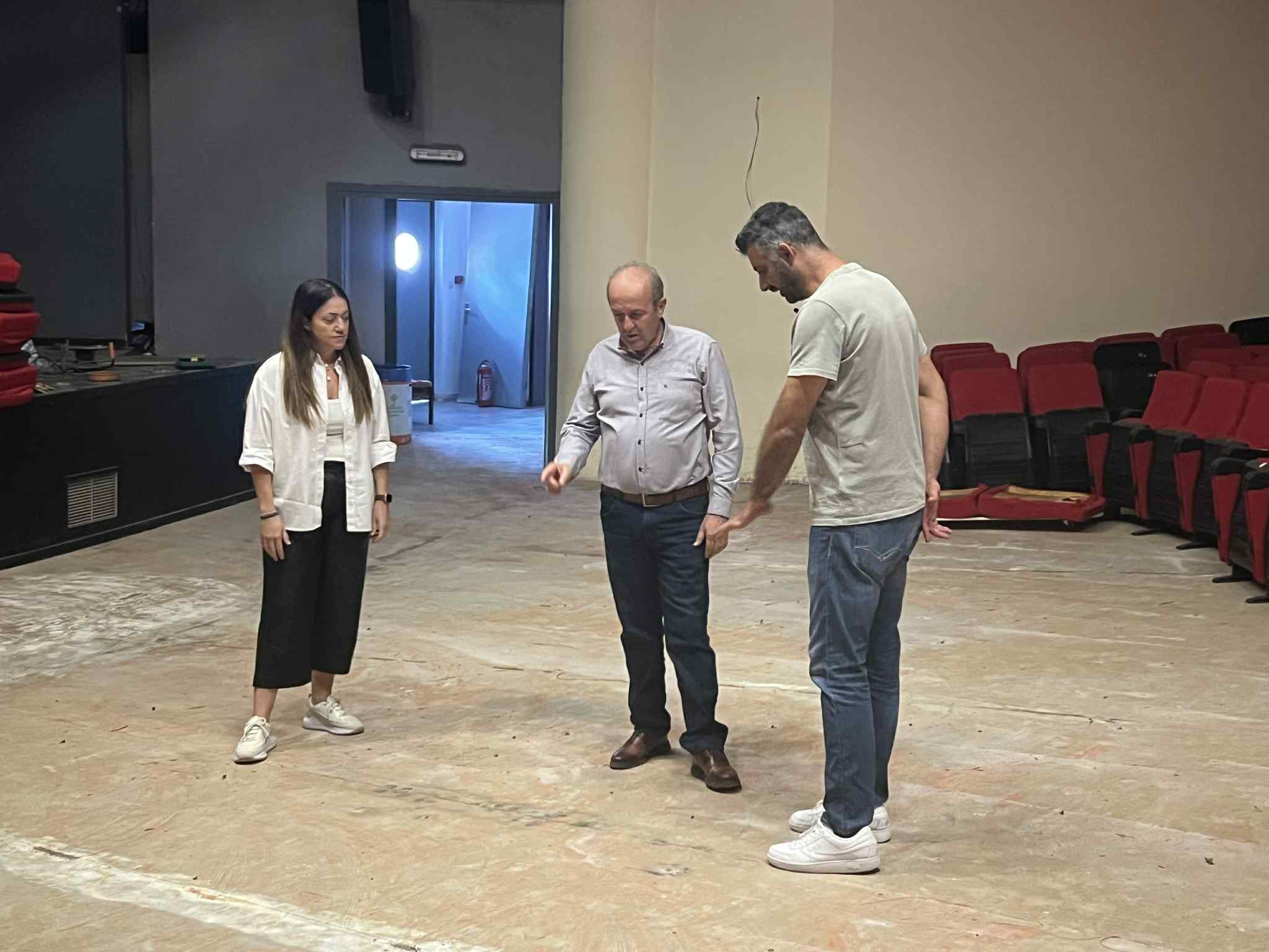 ΑΝΑΚΑΙΝΙΖΕΤΑΙ Η ΑΙΘΟΥΣΑ ΜΕΛΙΝΑ ΜΕΡΚΟΥΡΗ ΤΟΥ ΔΗΜΟΥ ΙΕΡΑΠΕΤΡΑΣ – Δήμος ...